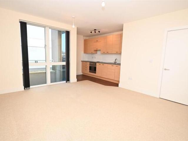 2 bedroom flat for sale in Alencon Link, Basingstoke, RG21