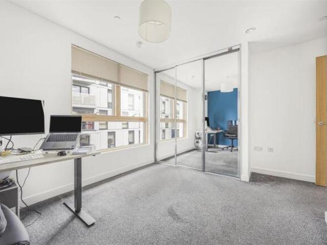 2 bedroom flat for sale in Alfred Street, Reading, RG1