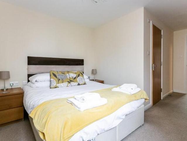 2 bedroom flat for sale in Allanfield Place, Edinburgh, EH7