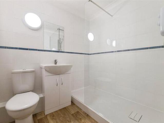2 bedroom flat for sale in Alphington Street, Exeter, Devon, EX2