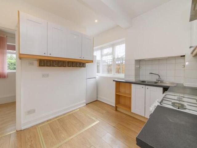 2 bedroom flat for sale in Alyth Gardens, Temple Fortune, NW11