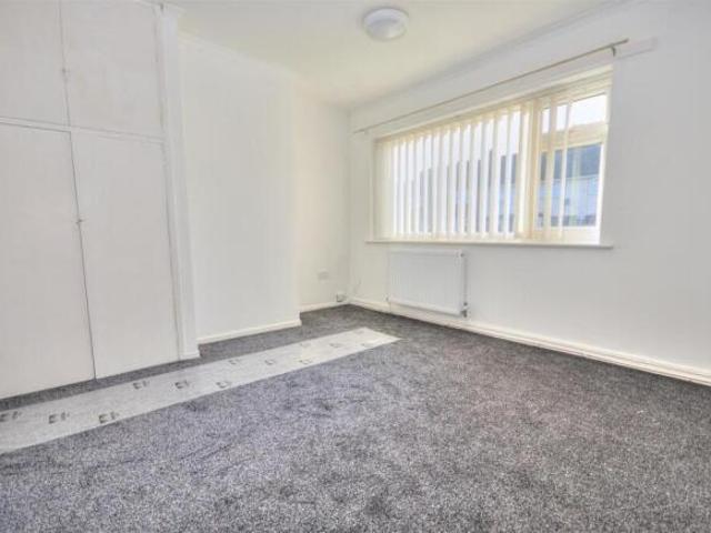 2 bedroom flat for sale in Amaury Road, Crosby, L23