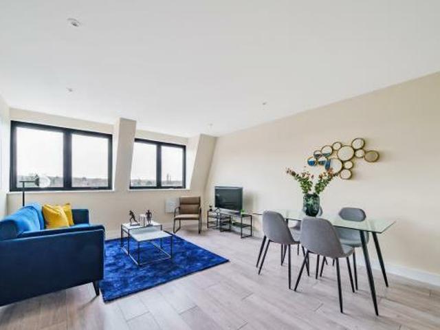 2 Bedroom Flat For Sale In Anne Boleyn House, Surrey