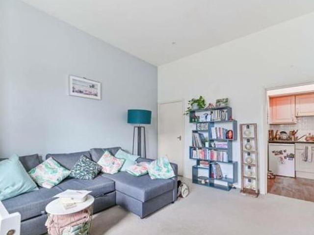 2 Bedroom Flat For Sale In Anerley, London