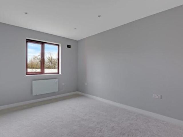 2 bedroom flat for sale in Ashurst Close, Anerley, London, SE20