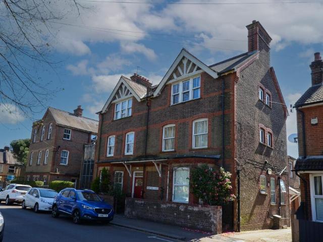 2 bedroom flat for sale in Ashby Road, Watford, WD24