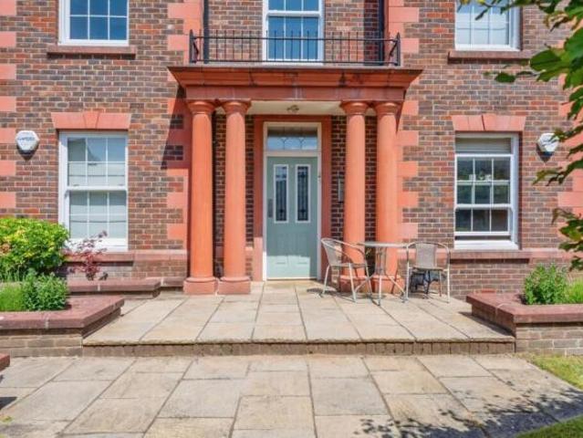 2 bedroom flat for sale in Ashford Drive, Appleton, Warrington, Cheshire, WA4