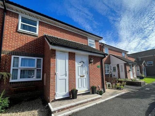 2 Bedroom Flat For Sale In Ashley