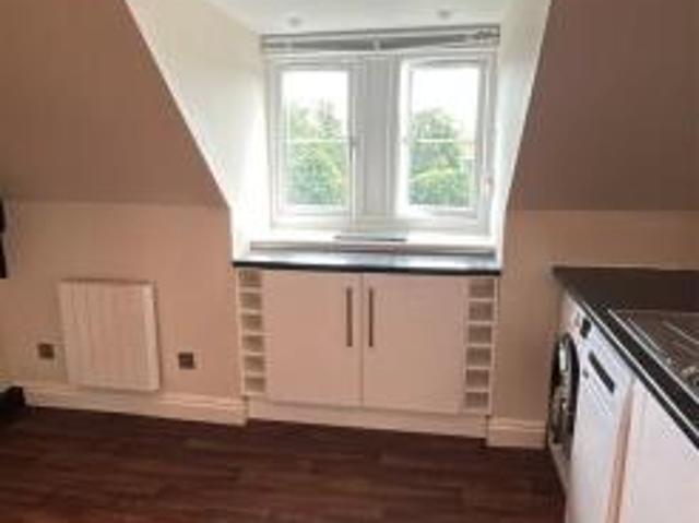 2 bedroom flat for sale in Aston Close, Watford, WD24