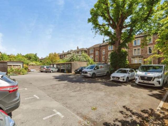 2 bedroom flat for sale in Apsley Road, Clifton, Bristol, BS8