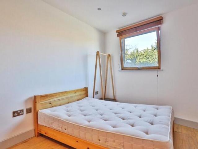 2 bedroom flat for sale in Armouries Way, LEEDS, West Yorkshire, LS10