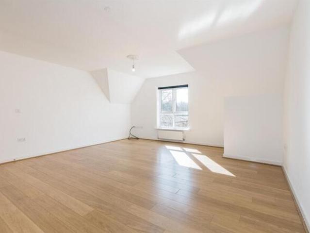 2 bedroom flat for sale in Archers Road, Southampton, SO15