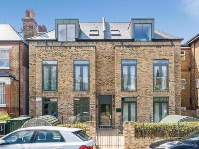 2 bedroom flat for sale in Auckland Hill, West Norwood, London, SE27