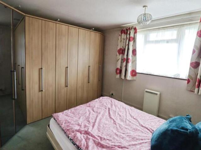 2 bedroom flat for sale in Avon Road, Chelmsford, CM1