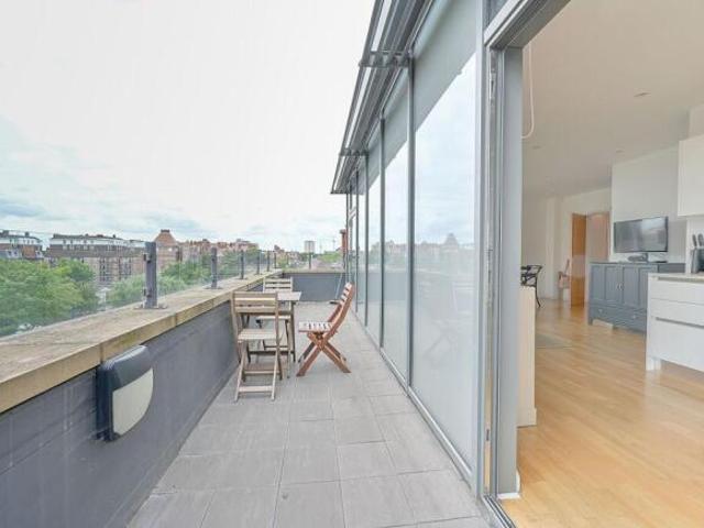 2 bedroom flat for sale in Avonmore Road, Kensington, London, W14