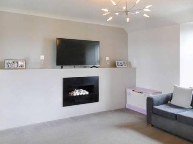 2 bedroom flat for sale in Avenue Sq KA3