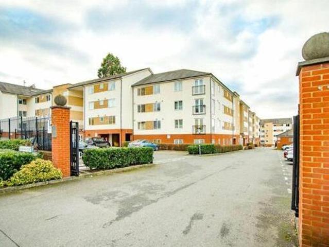 2 Bedroom Flat For Sale In Bambridge Court, Maidstone