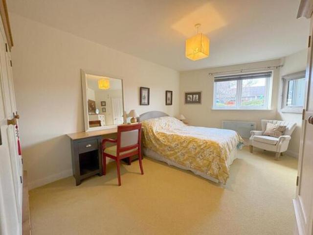 2 bedroom flat for sale in Back Dragon Parade, Harrogate, HG1