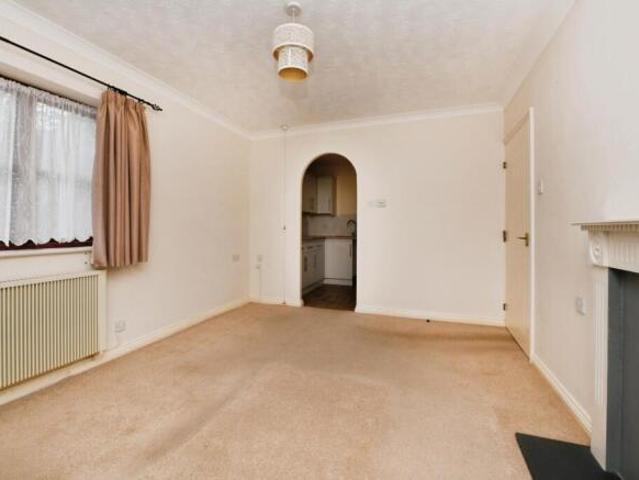 2 bedroom flat for sale in Baddow Road, Chelmsford, Essex, CM2