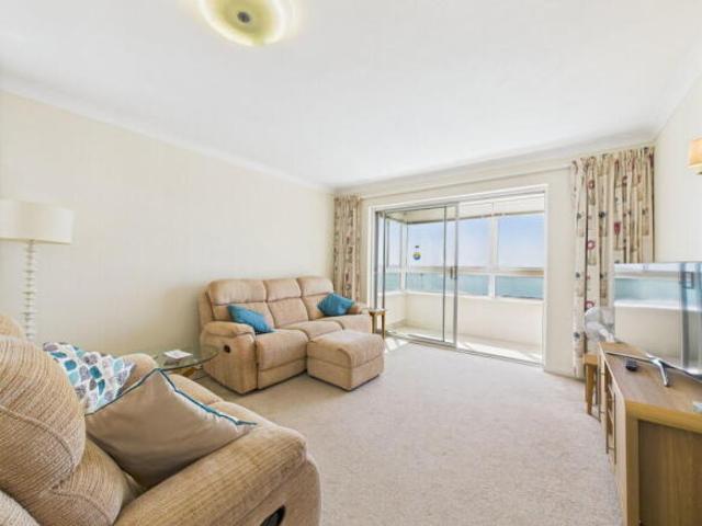 2 bedroom flat for sale in Balcombe Court, West Parade, Worthing, BN11