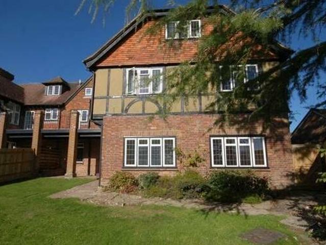 2 bedroom flat for sale in Balcombes Hill Goudhurst TN17 1AT TN17