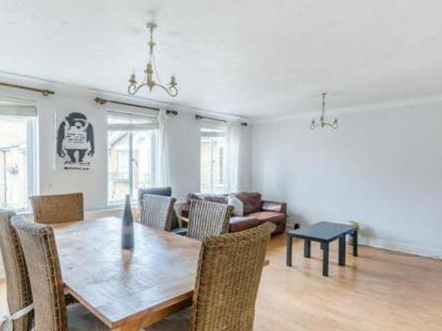 2 Bedroom Flat For Sale In Balham, London