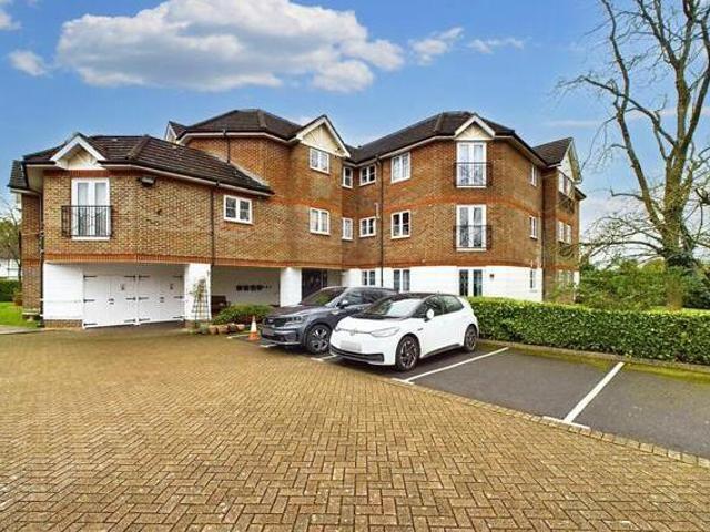 2 Bedroom Flat For Sale In Bartholomew Court Longcrofte Road