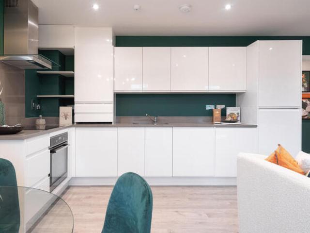 2 bedroom flat for sale in Barton Hill Drive, Minster On Sea, Sheerness, ME12 3LY, ME12