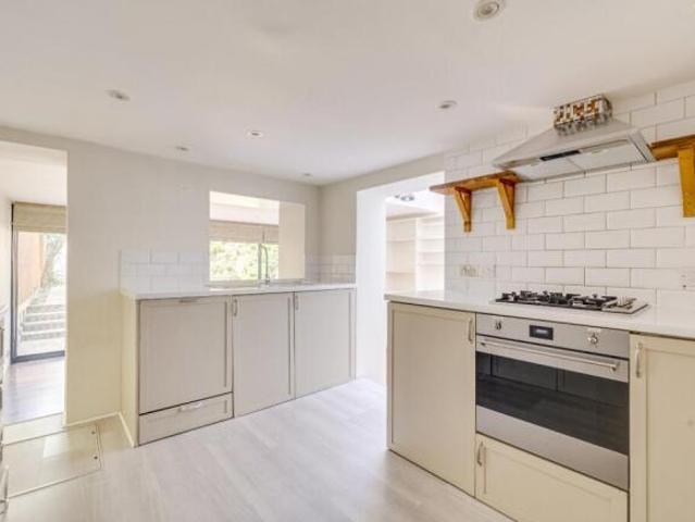 2 bedroom flat for sale in Barclay Road, Fulham Broadway, SW6