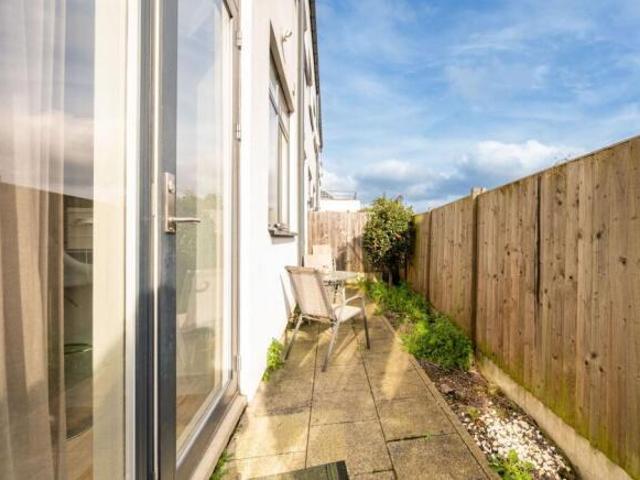 2 bedroom flat for sale in Bardolph Road, Richmond, Surrey, TW9