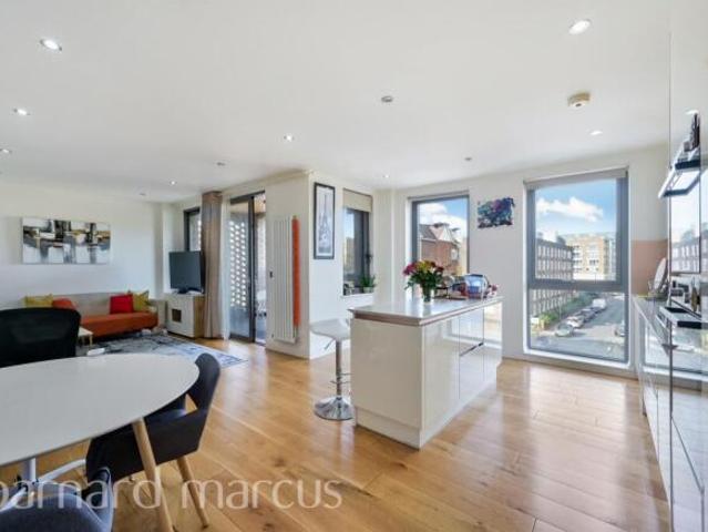 2 bedroom flat for sale in Bardsley Lane, London, SE10