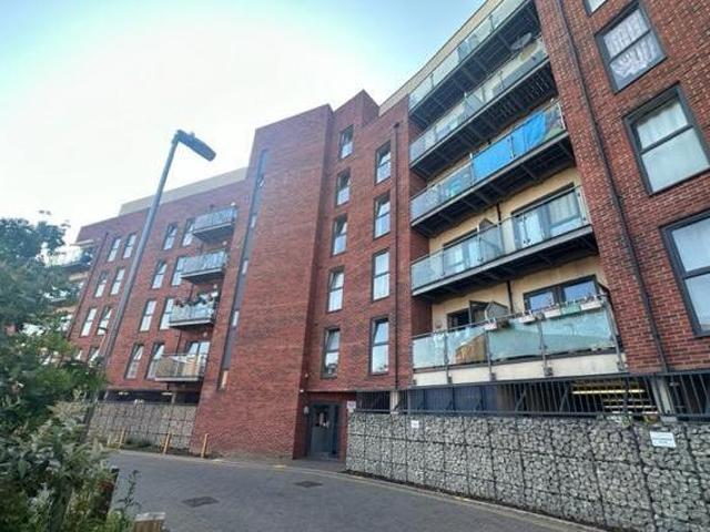 2 Bedroom Flat For Sale In Barking, Essex