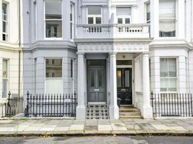 2 Bedroom Flat For Sale In Barons Court, London