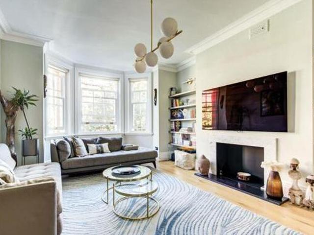 2 Bedroom Flat For Sale In Barons Court, London