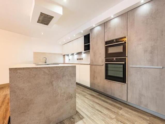 2 bedroom flat for sale in Barrack Lane, Park Edge Barrack Lane, NG7