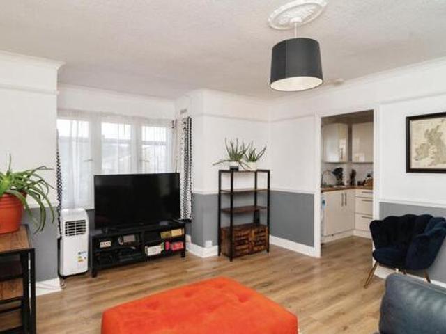 2 Bedroom Flat For Sale In Basildon