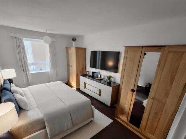 2 Bedroom Flat For Sale In Basinghall Gardens