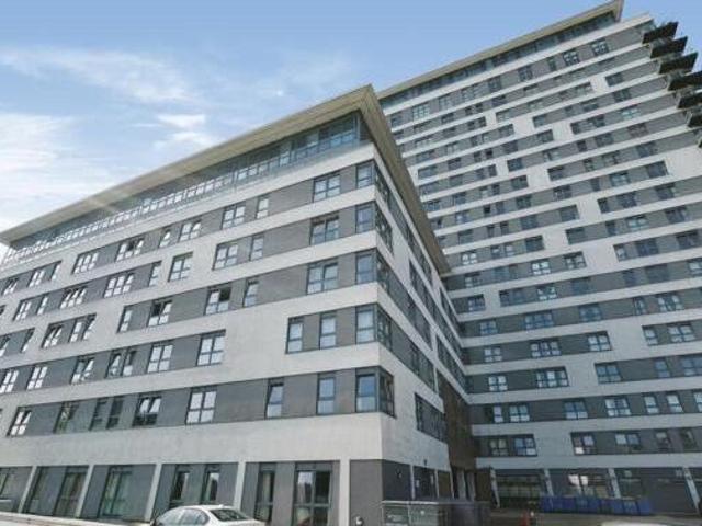 2 Bedroom Flat For Sale In Basingstoke, Hampshire