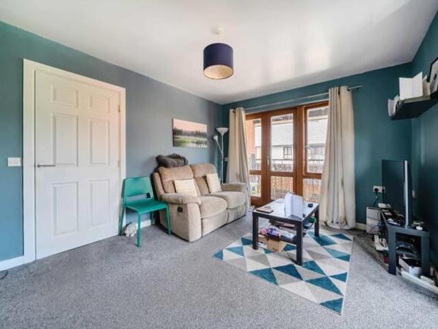 2 bedroom flat for sale in Basingstoke, Hampshire, RG21