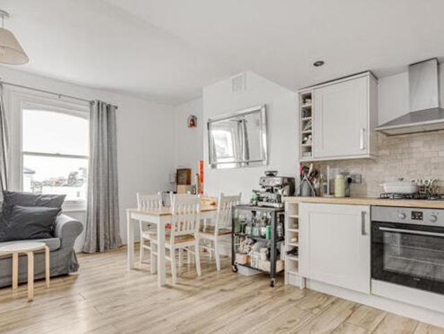 2 Bedroom Flat For Sale In Battersea