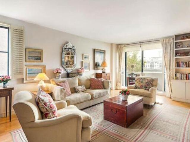 2 Bedroom Flat For Sale In Battersea, London