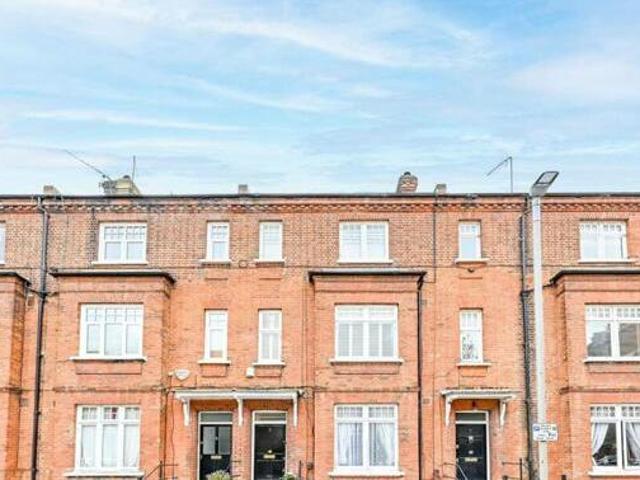 2 Bedroom Flat For Sale In Battersea, London