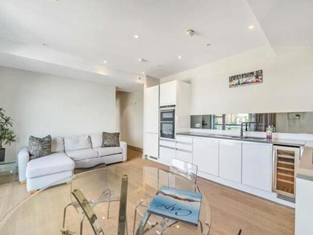 2 Bedroom Flat For Sale In Battersea, London