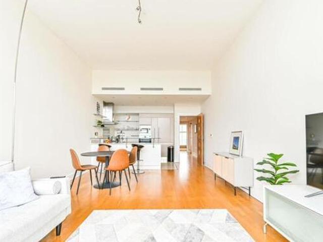 2 Bedroom Flat For Sale In Battersea, London