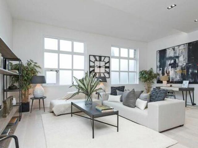2 Bedroom Flat For Sale In Battersea Park, London