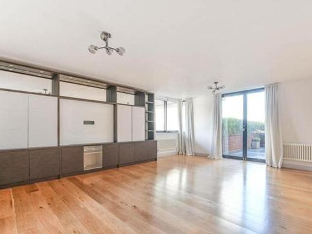 2 Bedroom Flat For Sale In Battersea Park, London