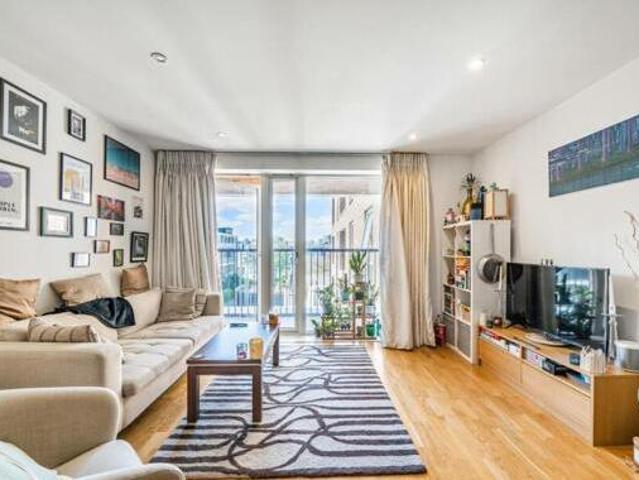 2 Bedroom Flat For Sale In Battersea Park, London