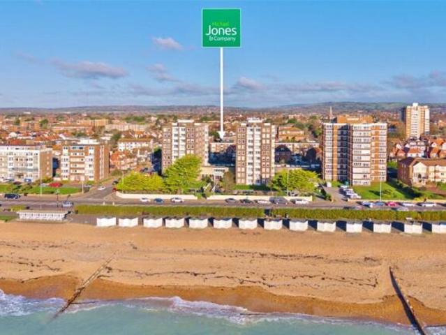 2 bedroom flat for sale in Bath Road, Worthing, West Sussex, BN11