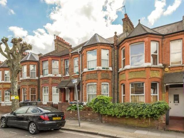 2 bedroom flat for sale in Bathurst Gardens, Kensal Rise, London, NW10