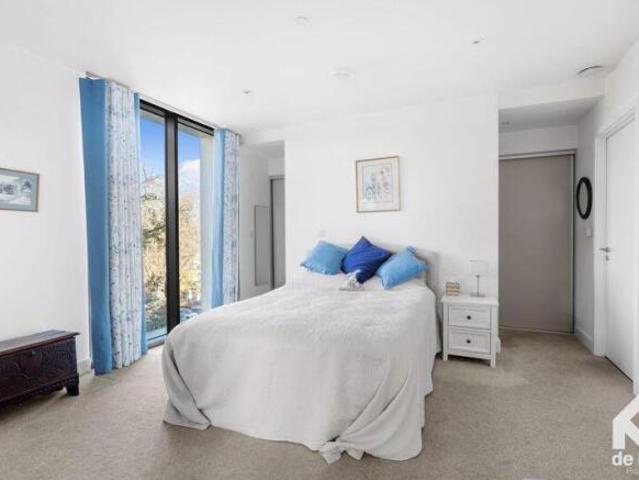 2 bedroom flat for sale in Bayshill Road, Cheltenham, Gloucestershire, GL50